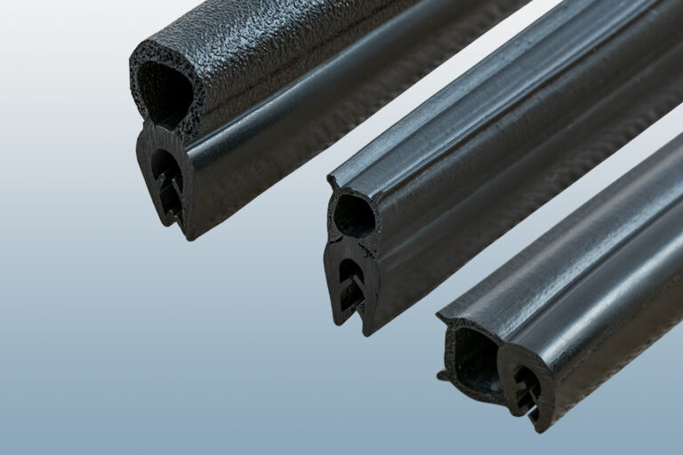 Flexible edge protection profiles and sealing profiles for industry